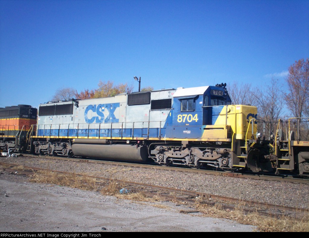 CSX 8704